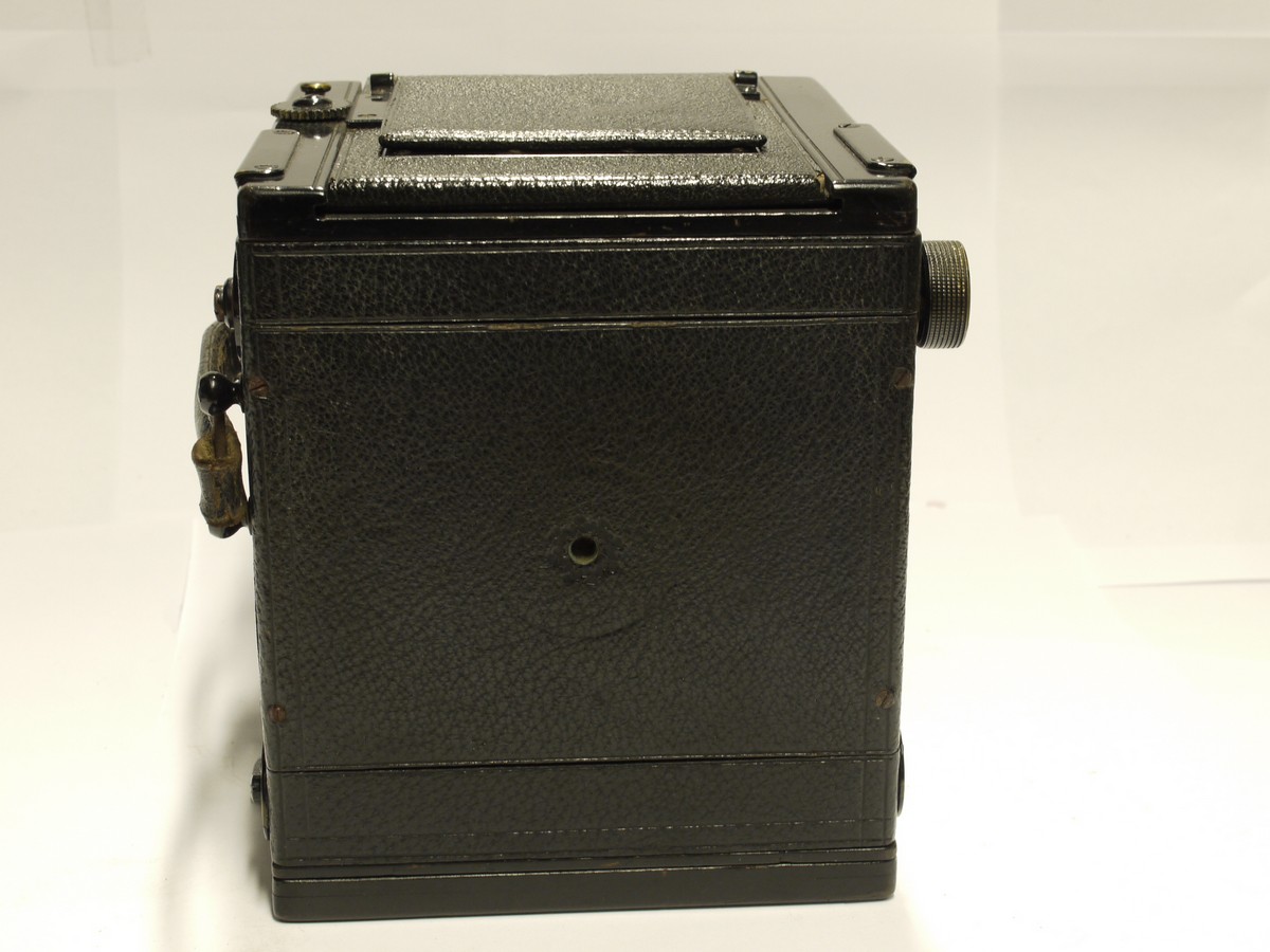 Marion & Co London 1/4 plate Box Reflex camera with flass back, 3 x ...